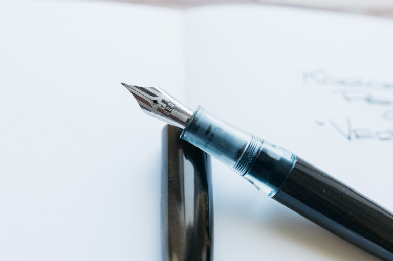 Karas Pen Co. Vertex Fountain Pen in Chrysopoeia Acrylic Review ...